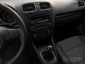 Melns Volkswagen Golf 2011 Jūrmala, ar dzinēja tilpumu 1.60 L un nobraukumu 297 tūkst. km par 2700 €, foto 23 vietnē AUTOMOTO.COM.LV