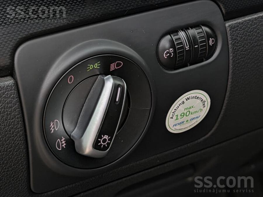 Melns Volkswagen Golf 2011 Jūrmala, ar dzinēja tilpumu 1.60 L un nobraukumu 297 tūkst. km par 2700 €, foto 27 vietnē AUTOMOTO.COM.LV