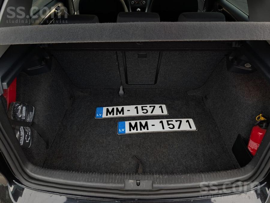 Melns Volkswagen Golf 2011 Jūrmala, ar dzinēja tilpumu 1.60 L un nobraukumu 297 tūkst. km par 2700 €, foto 31 vietnē AUTOMOTO.COM.LV