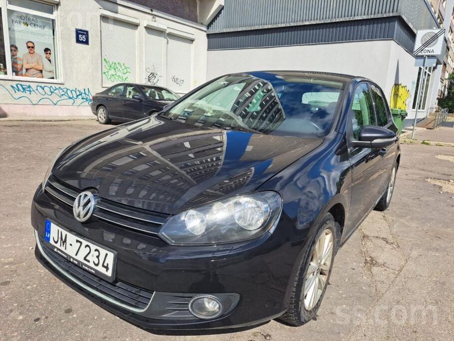 Black Volkswagen Golf 2011 in Riga, with an engine capacity of 1.60 L and mileage of 316 thousand km for 2800 €, photo 1 on AUTOMOTO.COM.LV