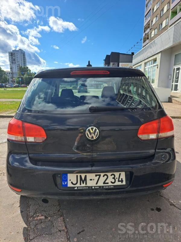 Melns Volkswagen Golf 2011 Rīga, ar dzinēja tilpumu 1.60 L un nobraukumu 316 tūkst. km par 2800 €, foto 5 vietnē AUTOMOTO.COM.LV