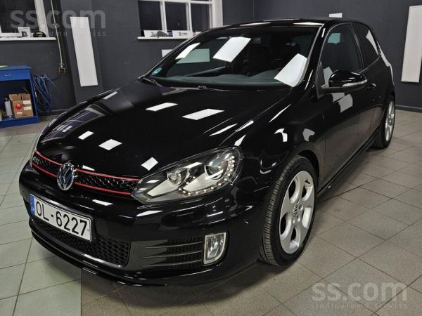 Black Volkswagen Golf 2011 in Cesis, with an engine capacity of 2.00 L and mileage of 139 thousand km for 9450 €, photo 2 on AUTOMOTO.COM.LV