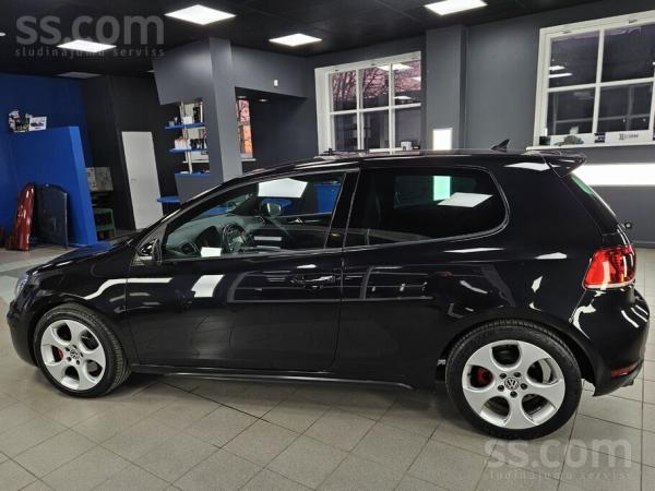 Black Volkswagen Golf 2011 in Cesis, with an engine capacity of 2.00 L and mileage of 139 thousand km for 9450 €, photo 6 on AUTOMOTO.COM.LV