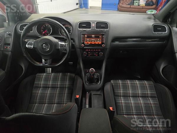 Black Volkswagen Golf 2011 in Cesis, with an engine capacity of 2.00 L and mileage of 139 thousand km for 9450 €, photo 7 on AUTOMOTO.COM.LV