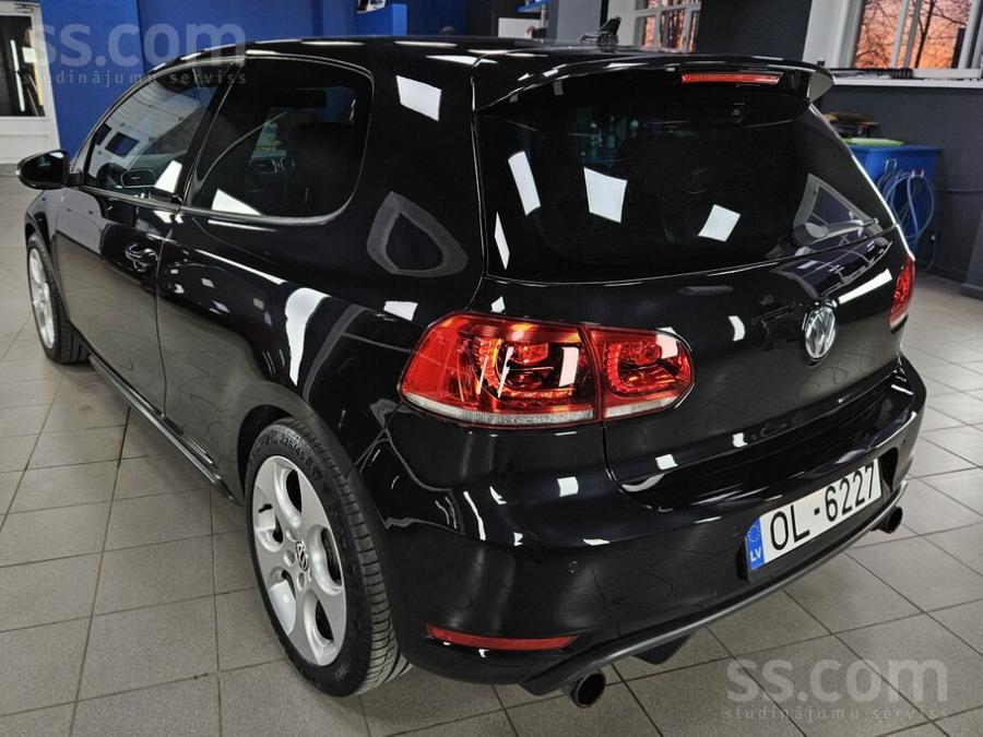 Melns Volkswagen Golf 2011 Cēsis, ar dzinēja tilpumu 2.00 L un nobraukumu 139 tūkst. km par 9450 €, foto 6 vietnē AUTOMOTO.COM.LV