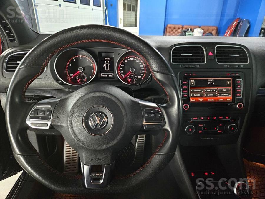 Melns Volkswagen Golf 2011 Cēsis, ar dzinēja tilpumu 2.00 L un nobraukumu 139 tūkst. km par 9450 €, foto 9 vietnē AUTOMOTO.COM.LV