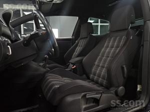 Melns Volkswagen Golf 2011 Cēsis, ar dzinēja tilpumu 2.00 L un nobraukumu 139 tūkst. km par 9450 €, foto 11 vietnē AUTOMOTO.COM.LV