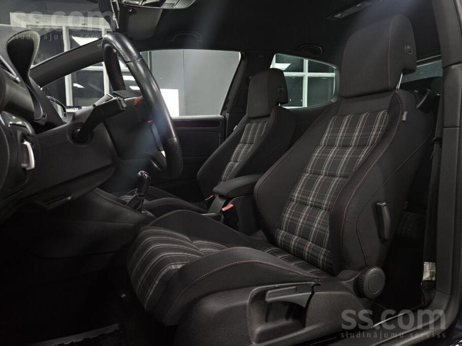 Melns Volkswagen Golf 2011 Cēsis, ar dzinēja tilpumu 2.00 L un nobraukumu 139 tūkst. km par 9450 €, foto 11 vietnē AUTOMOTO.COM.LV