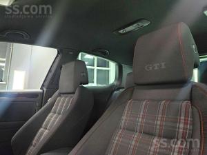 Melns Volkswagen Golf 2011 Cēsis, ar dzinēja tilpumu 2.00 L un nobraukumu 139 tūkst. km par 9450 €, foto 13 vietnē AUTOMOTO.COM.LV