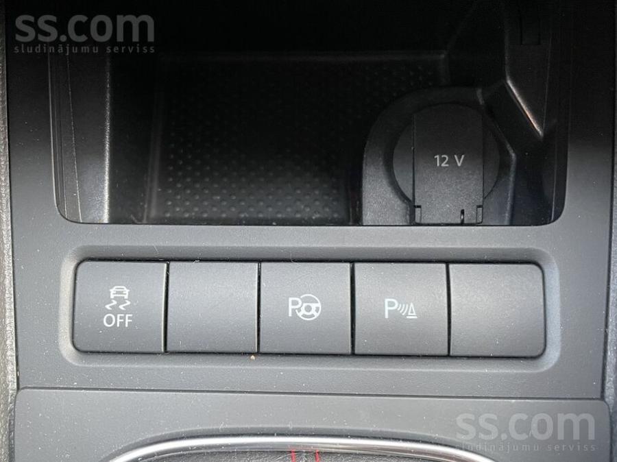 Melns Volkswagen Golf 2011 Cēsis, ar dzinēja tilpumu 2.00 L un nobraukumu 139 tūkst. km par 9450 €, foto 16 vietnē AUTOMOTO.COM.LV