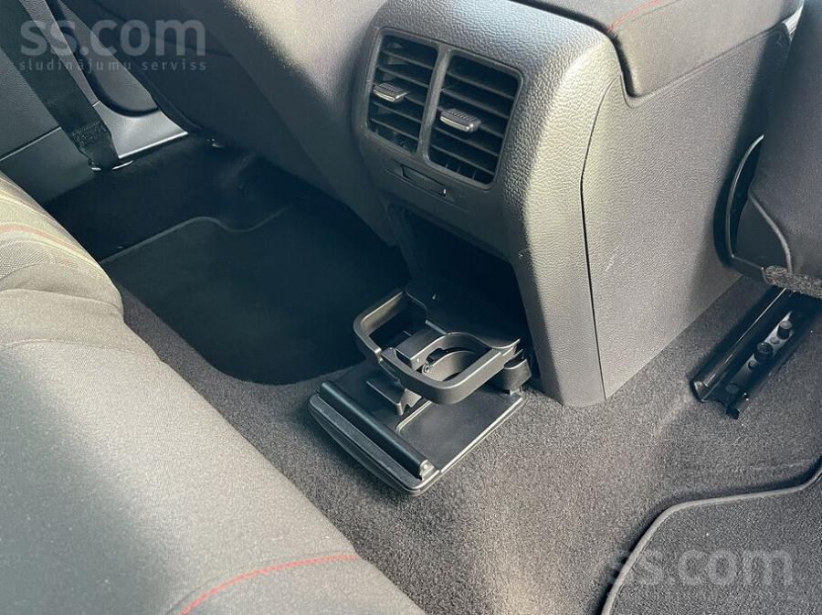 Melns Volkswagen Golf 2011 Cēsis, ar dzinēja tilpumu 2.00 L un nobraukumu 139 tūkst. km par 9450 €, foto 17 vietnē AUTOMOTO.COM.LV