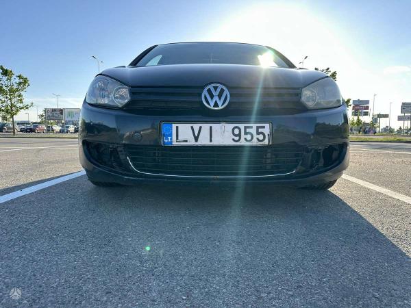 Black Volkswagen Golf 2011 in Vilnius, with an engine capacity of 1.60 L and mileage of 350 thousand km for 2200 €, photo 4 on AUTOMOTO.COM.LV