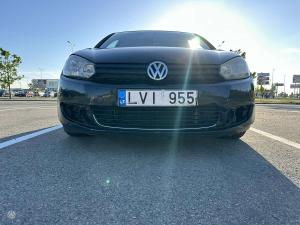 Melns Volkswagen Golf 2011 Viļņa, ar dzinēja tilpumu 1.60 L un nobraukumu 350 tūkst. km par 2200 €, foto 5 vietnē AUTOMOTO.COM.LV