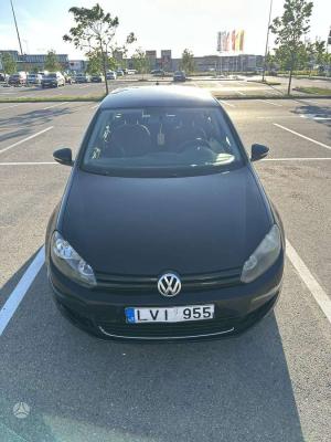 Melns Volkswagen Golf 2011 Viļņa, ar dzinēja tilpumu 1.60 L un nobraukumu 350 tūkst. km par 2200 €, foto 7 vietnē AUTOMOTO.COM.LV