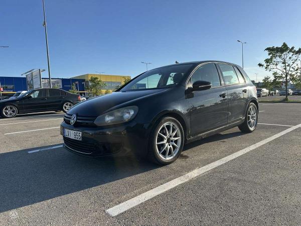 Black Volkswagen Golf 2011 in Vilnius, with an engine capacity of 1.60 L and mileage of 350 thousand km for 2200 €, photo 7 on AUTOMOTO.COM.LV
