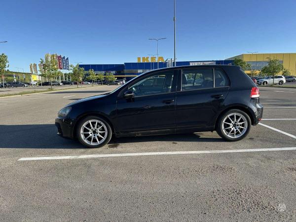 Black Volkswagen Golf 2011 in Vilnius, with an engine capacity of 1.60 L and mileage of 350 thousand km for 2200 €, photo 8 on AUTOMOTO.COM.LV