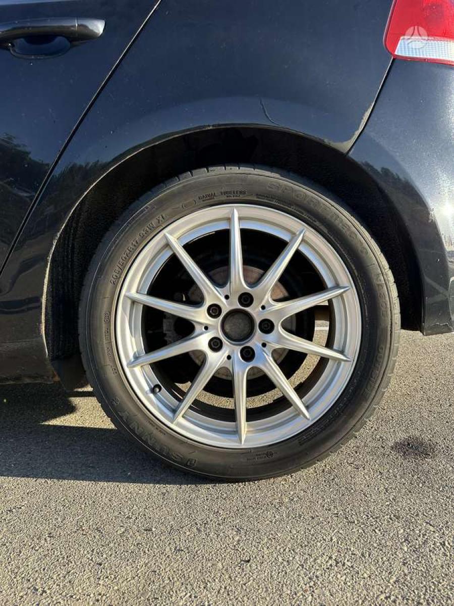 Melns Volkswagen Golf 2011 Viļņa, ar dzinēja tilpumu 1.60 L un nobraukumu 350 tūkst. km par 2200 €, foto 12 vietnē AUTOMOTO.COM.LV