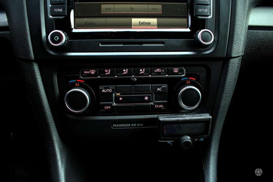 Melns Volkswagen Golf 2011 Viļņa, ar dzinēja tilpumu 1.60 L un nobraukumu 350 tūkst. km par 2200 €, foto 14 vietnē AUTOMOTO.COM.LV