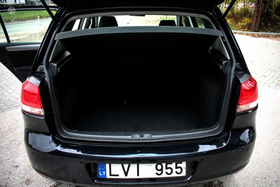 Melns Volkswagen Golf 2011 Viļņa, ar dzinēja tilpumu 1.60 L un nobraukumu 350 tūkst. km par 2200 €, foto 16 vietnē AUTOMOTO.COM.LV