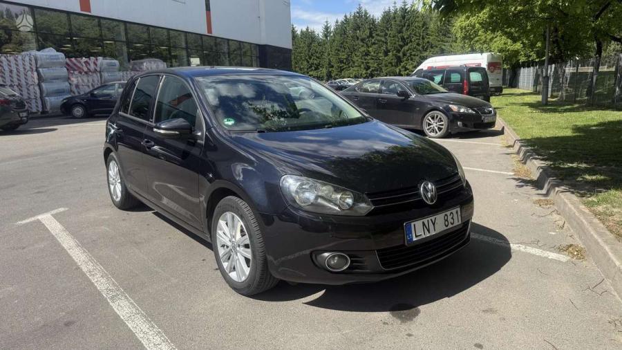 Black Volkswagen Golf 2011 in Kaunas, with an engine capacity of 1.60 L and mileage of 268 thousand km for 4800 €, photo 1 on AUTOMOTO.COM.LV