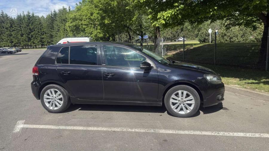 Black Volkswagen Golf 2011 in Kaunas, with an engine capacity of 1.60 L and mileage of 268 thousand km for 4800 €, photo 5 on AUTOMOTO.COM.LV