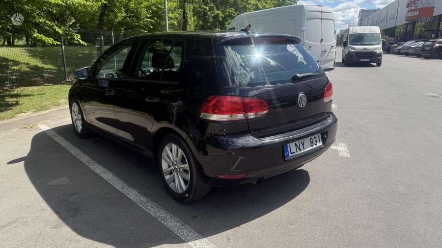 Black Volkswagen Golf 2011 in Kaunas, with an engine capacity of 1.60 L and mileage of 268 thousand km for 4800 €, photo 8 on AUTOMOTO.COM.LV