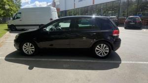 Black Volkswagen Golf 2011 in Kaunas, with an engine capacity of 1.60 L and mileage of 268 thousand km for 4800 €, photo 9 on AUTOMOTO.COM.LV