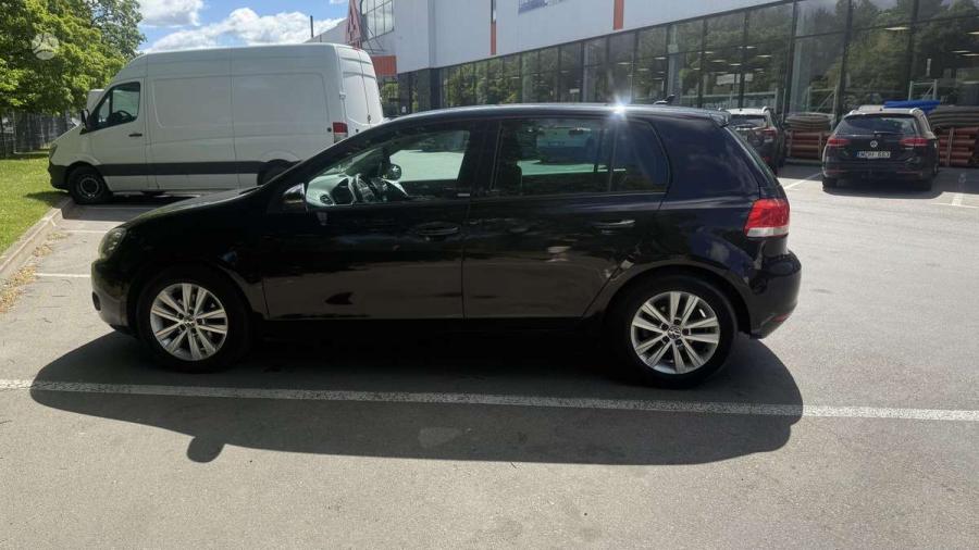 Black Volkswagen Golf 2011 in Kaunas, with an engine capacity of 1.60 L and mileage of 268 thousand km for 4800 €, photo 9 on AUTOMOTO.COM.LV