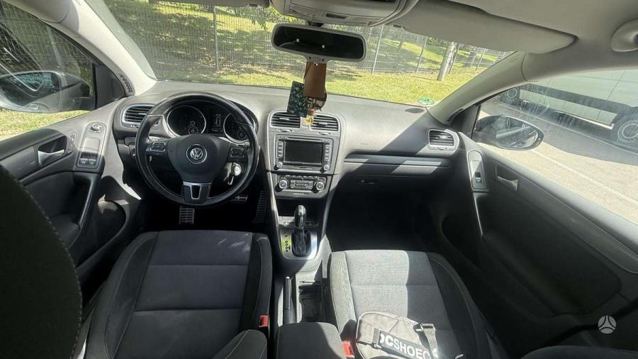 Black Volkswagen Golf 2011 in Kaunas, with an engine capacity of 1.60 L and mileage of 268 thousand km for 4800 €, photo 10 on AUTOMOTO.COM.LV