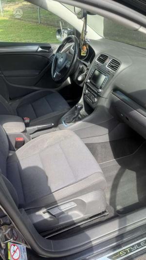 Black Volkswagen Golf 2011 in Kaunas, with an engine capacity of 1.60 L and mileage of 268 thousand km for 4800 €, photo 13 on AUTOMOTO.COM.LV