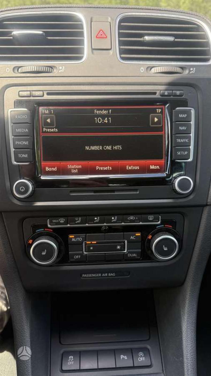 Black Volkswagen Golf 2011 in Kaunas, with an engine capacity of 1.60 L and mileage of 268 thousand km for 4800 €, photo 15 on AUTOMOTO.COM.LV