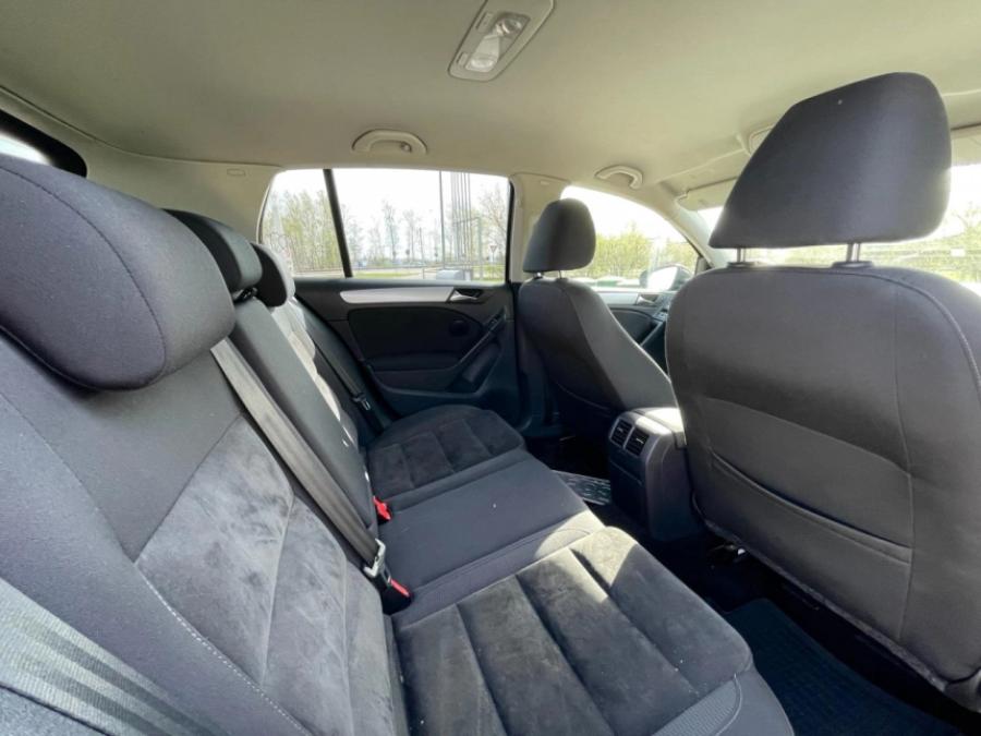 Melns Volkswagen Golf 2011 Rīga, ar dzinēja tilpumu 1.60 L un nobraukumu 0 tūkst. km par 4500 €, foto 10 vietnē AUTOMOTO.COM.LV