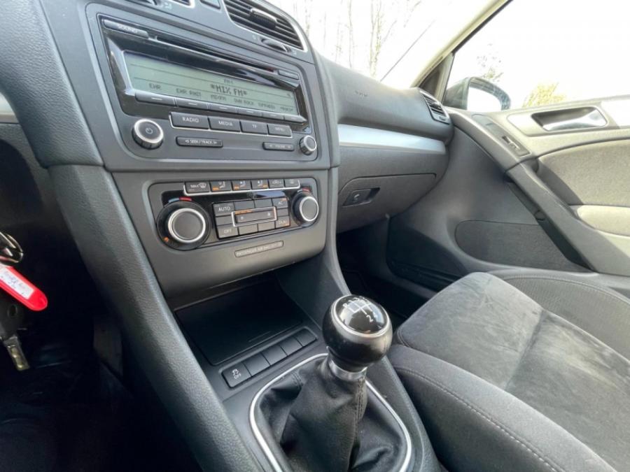 Melns Volkswagen Golf 2011 Rīga, ar dzinēja tilpumu 1.60 L un nobraukumu 0 tūkst. km par 4500 €, foto 11 vietnē AUTOMOTO.COM.LV