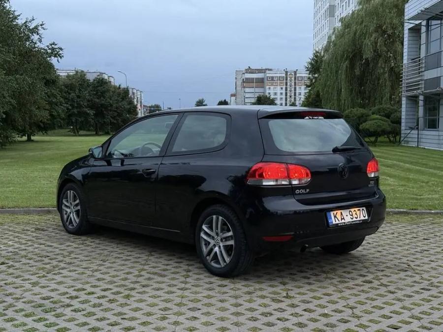 Melns Volkswagen Golf 2011 Rīga, ar dzinēja tilpumu 1.60 L un nobraukumu 258 tūkst. km par 2440 €, foto 4 vietnē AUTOMOTO.COM.LV