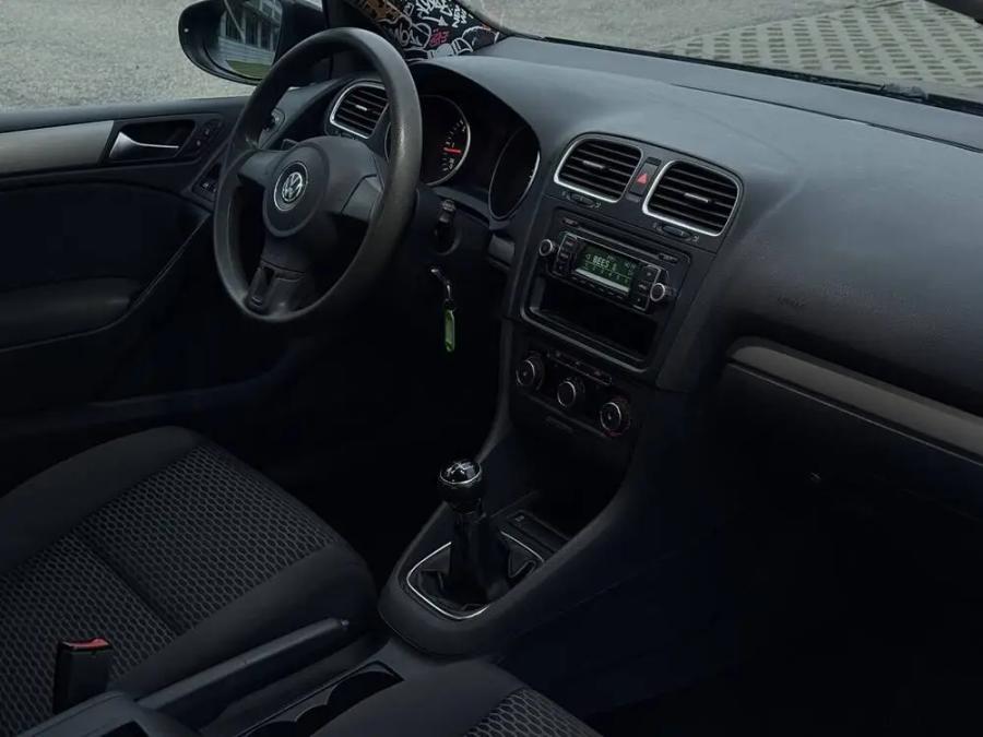 Melns Volkswagen Golf 2011 Rīga, ar dzinēja tilpumu 1.60 L un nobraukumu 258 tūkst. km par 2440 €, foto 12 vietnē AUTOMOTO.COM.LV