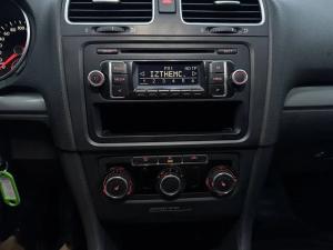 Melns Volkswagen Golf 2011 Rīga, ar dzinēja tilpumu 1.60 L un nobraukumu 258 tūkst. km par 2440 €, foto 14 vietnē AUTOMOTO.COM.LV