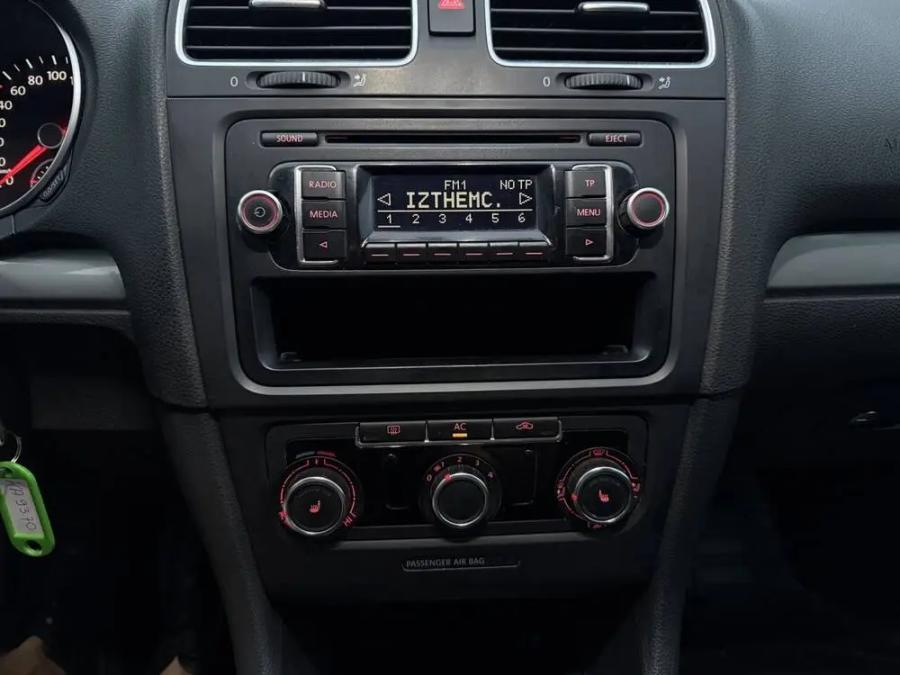 Melns Volkswagen Golf 2011 Rīga, ar dzinēja tilpumu 1.60 L un nobraukumu 258 tūkst. km par 2440 €, foto 14 vietnē AUTOMOTO.COM.LV