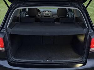 Melns Volkswagen Golf 2011 Rīga, ar dzinēja tilpumu 1.60 L un nobraukumu 258 tūkst. km par 2440 €, foto 20 vietnē AUTOMOTO.COM.LV