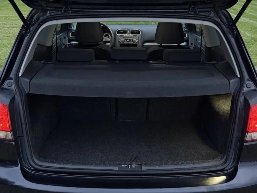 Melns Volkswagen Golf 2011 Rīga, ar dzinēja tilpumu 1.60 L un nobraukumu 258 tūkst. km par 2440 €, foto 20 vietnē AUTOMOTO.COM.LV