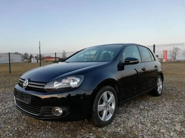 Black Volkswagen Golf 2011 in Saldus, with an engine capacity of 2.00 L and mileage of 156 thousand km for 7300 €, photo 1 on AUTOMOTO.COM.LV