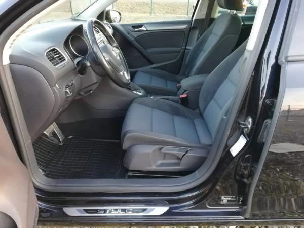 Black Volkswagen Golf 2011 in Saldus, with an engine capacity of 2.00 L and mileage of 156 thousand km for 7300 €, photo 5 on AUTOMOTO.COM.LV