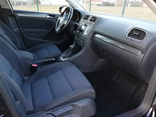 Black Volkswagen Golf 2011 in Saldus, with an engine capacity of 2.00 L and mileage of 156 thousand km for 7300 €, photo 6 on AUTOMOTO.COM.LV