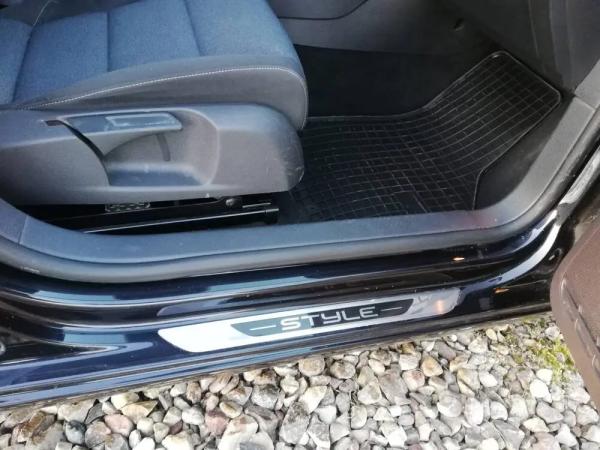 Black Volkswagen Golf 2011 in Saldus, with an engine capacity of 2.00 L and mileage of 156 thousand km for 7300 €, photo 9 on AUTOMOTO.COM.LV