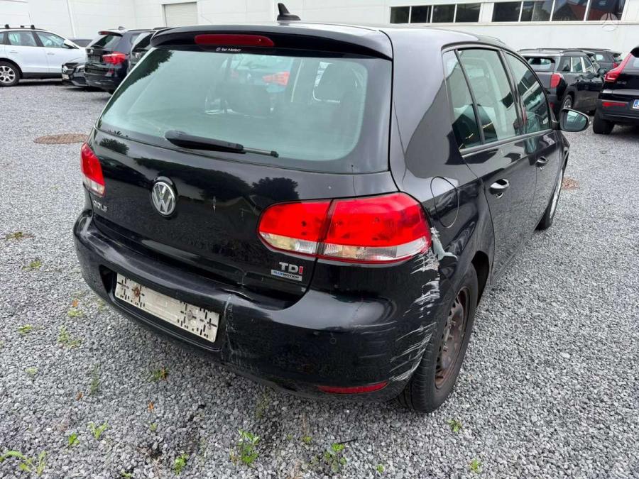 Black Volkswagen Golf 2011 in Kaunas, with an engine capacity of 1.60 L and mileage of 158 thousand km for 3150 €, photo 7 on AUTOMOTO.COM.LV