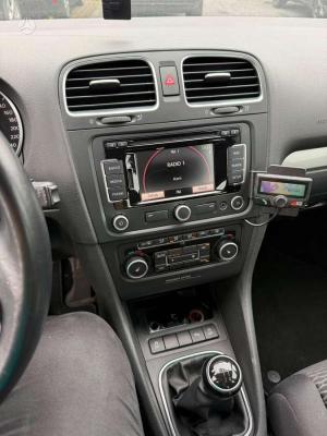 Black Volkswagen Golf 2011 in Kaunas, with an engine capacity of 1.60 L and mileage of 158 thousand km for 3150 €, photo 11 on AUTOMOTO.COM.LV