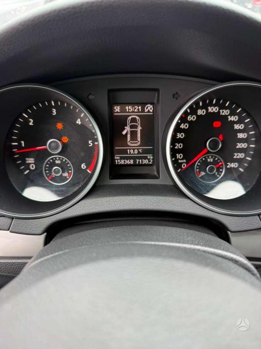 Black Volkswagen Golf 2011 in Kaunas, with an engine capacity of 1.60 L and mileage of 158 thousand km for 3150 €, photo 13 on AUTOMOTO.COM.LV