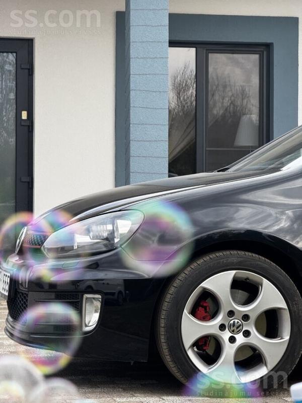 Black Volkswagen Golf 2011 in Riga, with an engine capacity of 2.00 L and mileage of 195 thousand km for 9500 €, photo 2 on AUTOMOTO.COM.LV