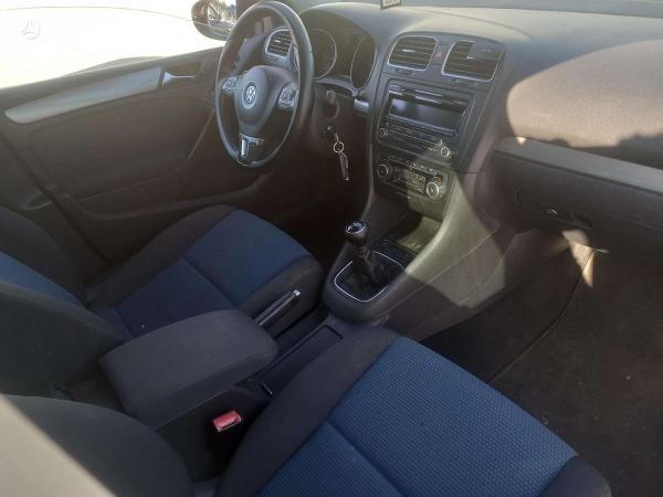 Черный Фольксваген Гольф 2011 в Паневежис, объемом двигателя 1.60 л и пробегом 258 тыс. км за 3850 €, фото 3 на AUTOMOTO.COM.LV