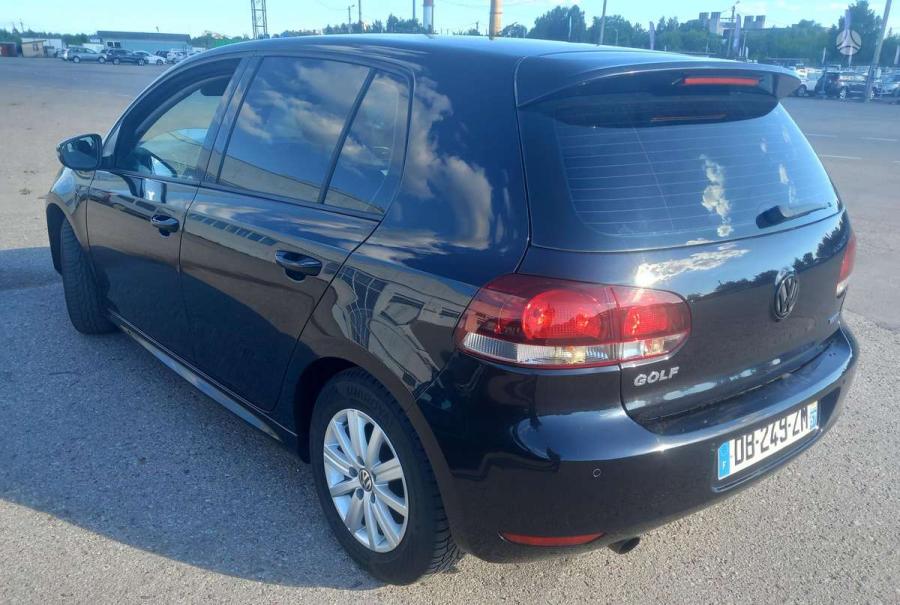 Melns Volkswagen Golf 2011 Panevēža, ar dzinēja tilpumu 1.60 L un nobraukumu 258 tūkst. km par 3850 €, foto 7 vietnē AUTOMOTO.COM.LV