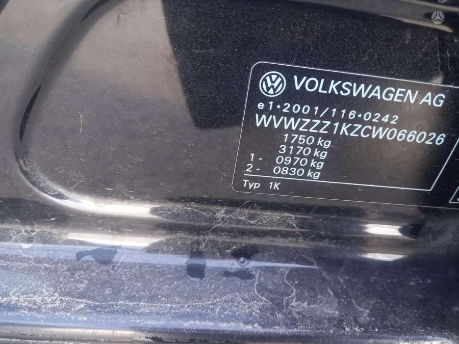 Melns Volkswagen Golf 2011 Panevēža, ar dzinēja tilpumu 1.60 L un nobraukumu 258 tūkst. km par 3850 €, foto 8 vietnē AUTOMOTO.COM.LV